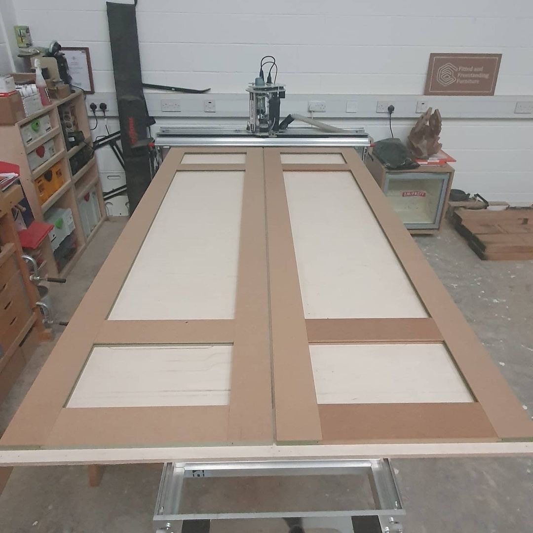 YETI TOOL - G&A FITTED AND FREESTANDING FURNITURE - Multistation EN