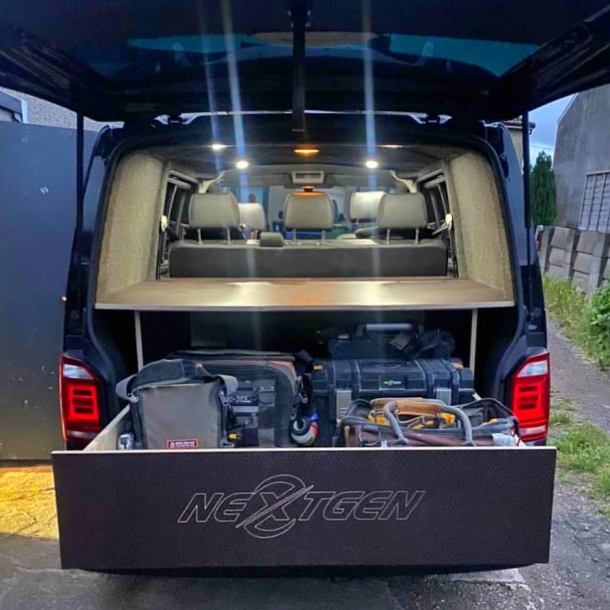 Yeti Tool - BESPOKE DISPLAYS - Multistation EN